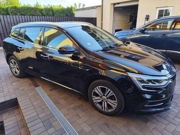 Black Renault Megane 2022 in Kalvarija, with an engine capacity of 1.46 L and mileage of 121 thousand km for 12040 €, photo 4 on AUTOMOTO.COM.LV