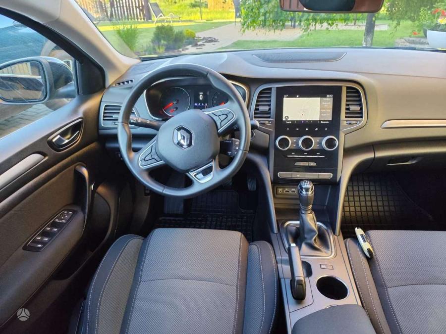 Melns Renault Megane 2022 Kalvarija, ar dzinēja tilpumu 1.46 L un nobraukumu 121 tūkst. km par 12040 €, foto 6 vietnē AUTOMOTO.COM.LV