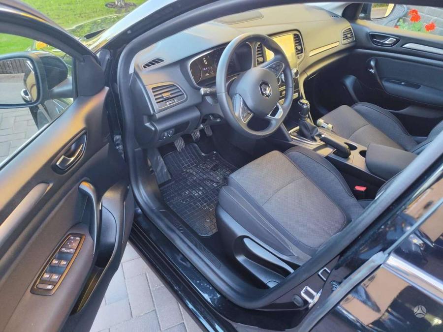 Melns Renault Megane 2022 Kalvarija, ar dzinēja tilpumu 1.46 L un nobraukumu 121 tūkst. km par 12040 €, foto 8 vietnē AUTOMOTO.COM.LV