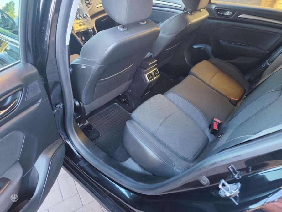 Melns Renault Megane 2022 Kalvarija, ar dzinēja tilpumu 1.46 L un nobraukumu 121 tūkst. km par 12040 €, foto 10 vietnē AUTOMOTO.COM.LV