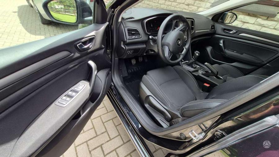 Melns Renault Megane 2022 Klaipėda, ar dzinēja tilpumu 1.00 L un nobraukumu 146 tūkst. km par 9666 €, foto 12 vietnē AUTOMOTO.COM.LV