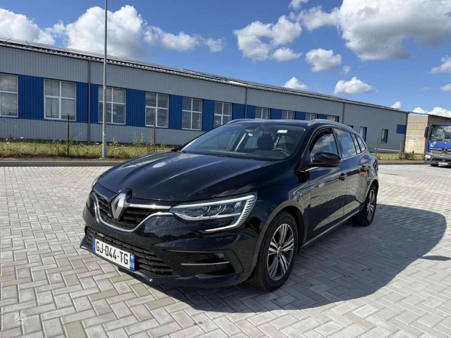 Black Renault Megane 2022 in Taurage, with an engine capacity of 1.46 L and mileage of 147 thousand km for 12584 €, photo 4 on AUTOMOTO.COM.LV