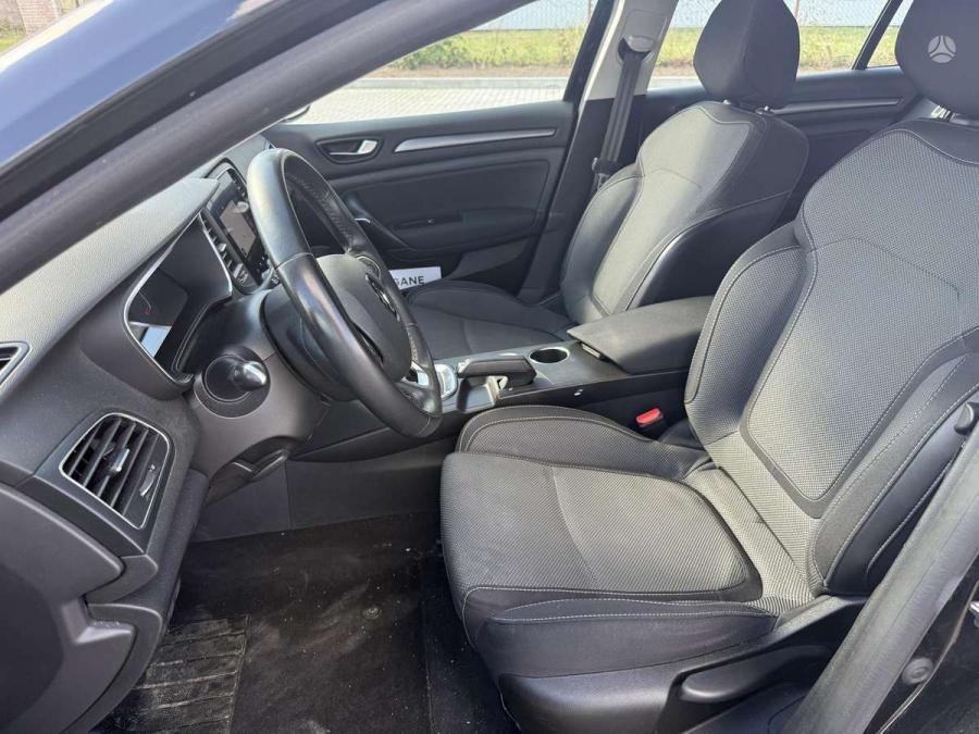 Black Renault Megane 2022 in Taurage, with an engine capacity of 1.46 L and mileage of 147 thousand km for 12584 €, photo 13 on AUTOMOTO.COM.LV