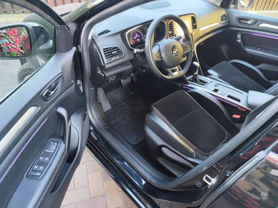 Melns Renault Megane 2022 Kalvarija, ar dzinēja tilpumu 1.46 L un nobraukumu 83 tūkst. km par 14823 €, foto 8 vietnē AUTOMOTO.COM.LV