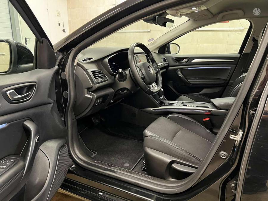Black Renault Megane 2023 in Marijampole, with an engine capacity of 1.33 L and mileage of 142 thousand km for 16233 €, photo 8 on AUTOMOTO.COM.LV