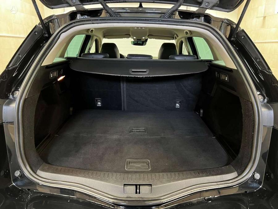 Black Renault Megane 2023 in Marijampole, with an engine capacity of 1.33 L and mileage of 142 thousand km for 16233 €, photo 16 on AUTOMOTO.COM.LV