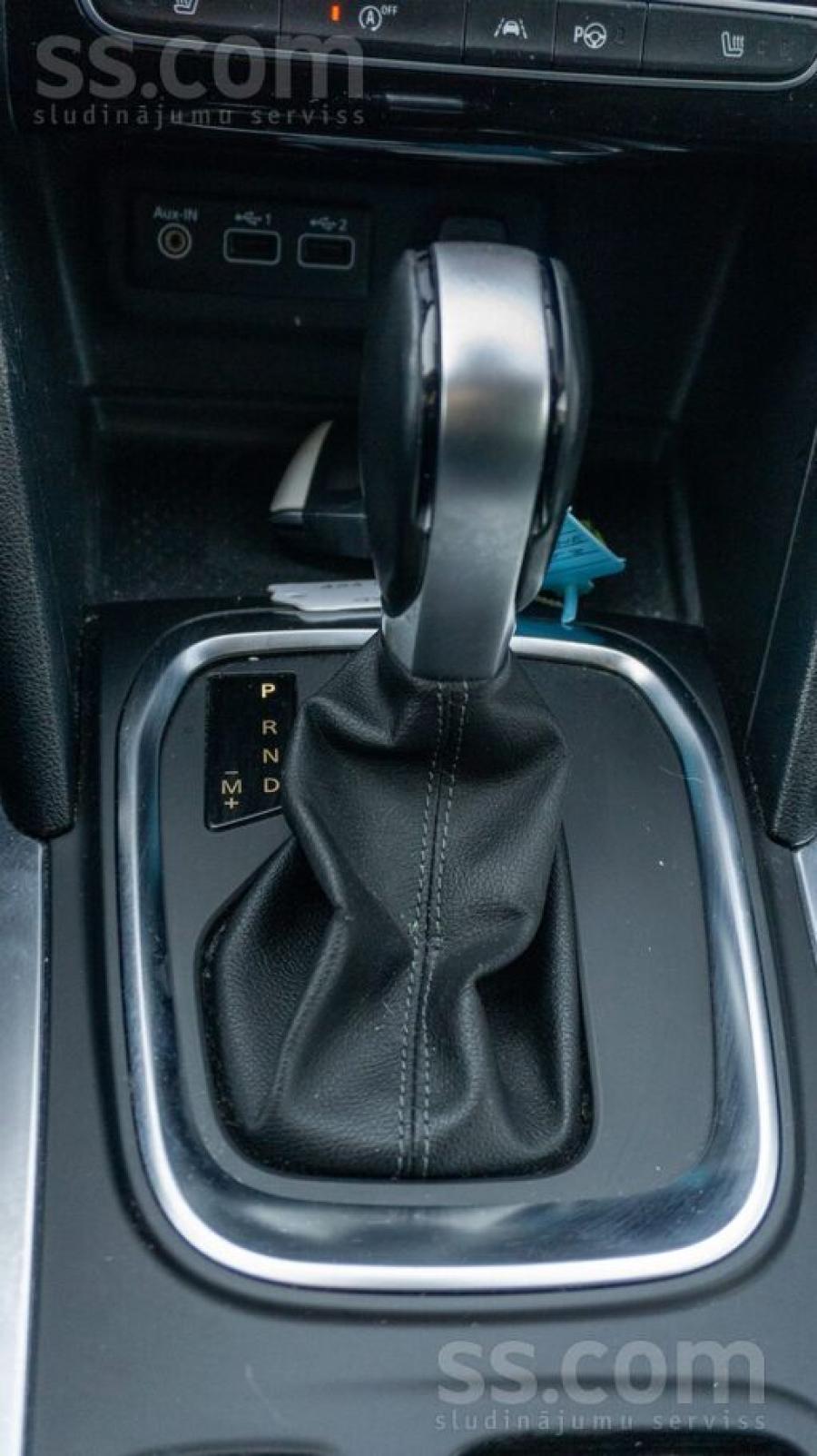 Black Renault Megane 2023 in Riga, with an engine capacity of 1.30 L and mileage of 153 thousand km for 16990 €, photo 17 on AUTOMOTO.COM.LV