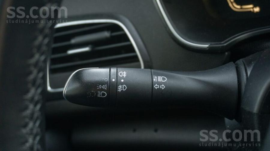 Black Renault Megane 2023 in Riga, with an engine capacity of 1.30 L and mileage of 153 thousand km for 16990 €, photo 25 on AUTOMOTO.COM.LV
