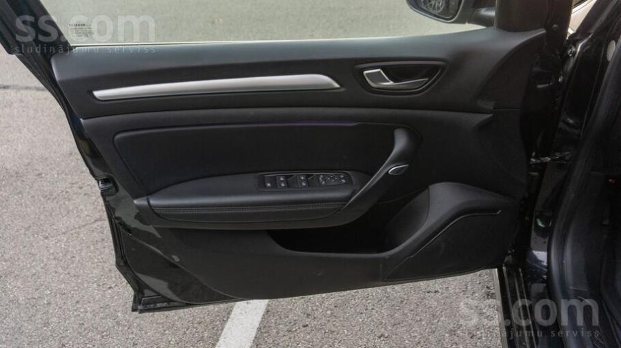 Black Renault Megane 2023 in Riga, with an engine capacity of 1.30 L and mileage of 153 thousand km for 16990 €, photo 29 on AUTOMOTO.COM.LV