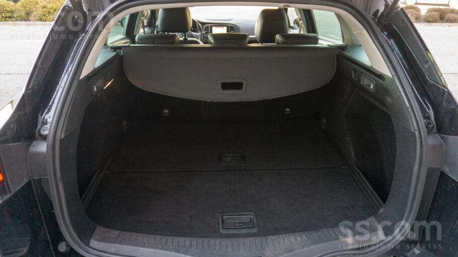 Black Renault Megane 2023 in Riga, with an engine capacity of 1.30 L and mileage of 153 thousand km for 16990 €, photo 33 on AUTOMOTO.COM.LV