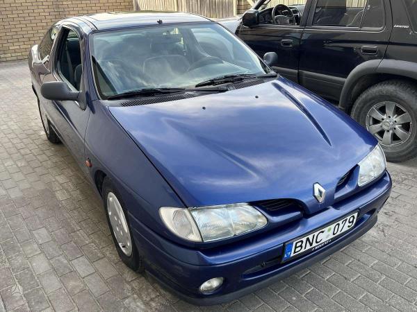 Zils Renault Megane 1996 Šauļi, ar dzinēja tilpumu 1.60 L un nobraukumu 193 tūkst. km par 900 €, foto 3 vietnē AUTOMOTO.COM.LV