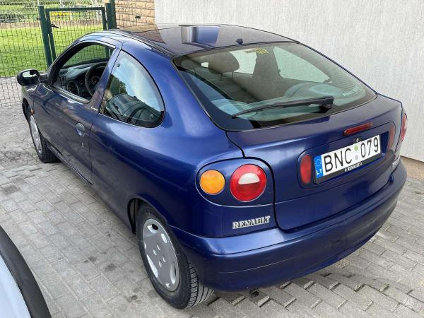 Zils Renault Megane 1996 Šauļi, ar dzinēja tilpumu 1.60 L un nobraukumu 193 tūkst. km par 900 €, foto 5 vietnē AUTOMOTO.COM.LV