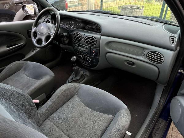 Zils Renault Megane 1996 Šauļi, ar dzinēja tilpumu 1.60 L un nobraukumu 193 tūkst. km par 900 €, foto 9 vietnē AUTOMOTO.COM.LV