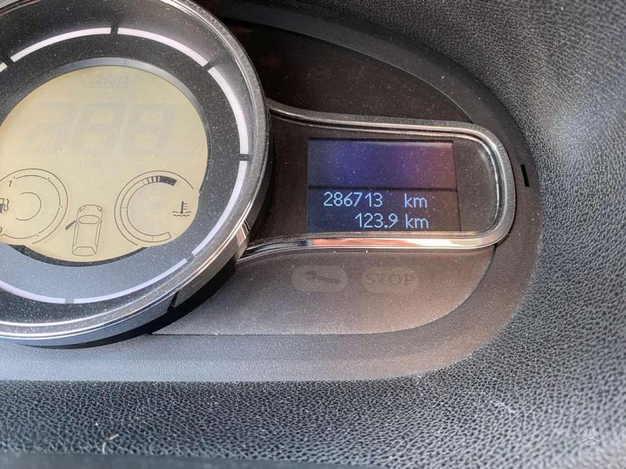 Zils Renault Megane 2011 Raseiniai, ar dzinēja tilpumu 1.46 L un nobraukumu 287 tūkst. km par 2900 €, foto 13 vietnē AUTOMOTO.COM.LV