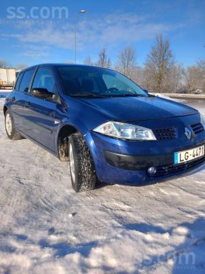 Zils Renault Megane 2003 Cēsis, ar dzinēja tilpumu 1.40 L un nobraukumu 267 tūkst. km par 998 €, foto  vietnē AUTOMOTO.COM.LV
