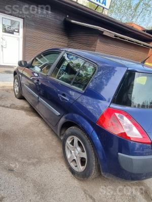 Blue Renault Megane 2003 in Riga, with an engine capacity of 1.60 L and mileage of 238 thousand km for 1800 €, photo 3 on AUTOMOTO.COM.LV