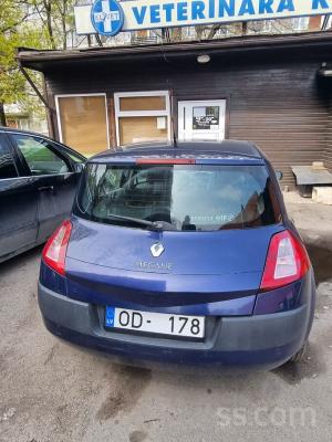 Blue Renault Megane 2003 in Riga, with an engine capacity of 1.60 L and mileage of 238 thousand km for 1800 €, photo 5 on AUTOMOTO.COM.LV