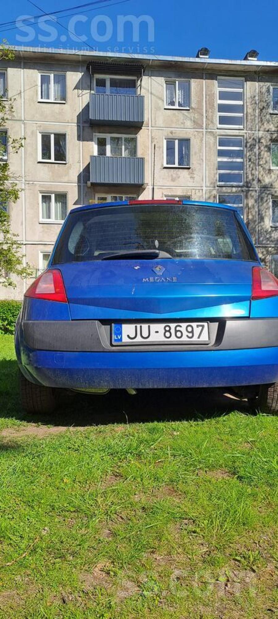 Blue Renault Megane 2004 in Riga, with an engine capacity of 1.60 L and mileage of 273 thousand km for 4590 €, photo 4 on AUTOMOTO.COM.LV