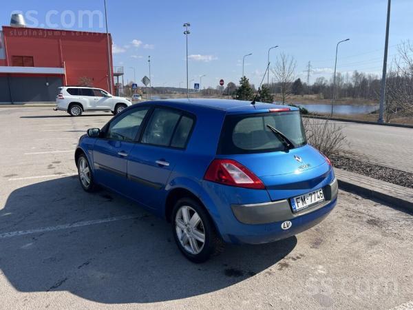 Blue Renault Megane 2005 in Ogre, with an engine capacity of 1.60 L and mileage of 198 thousand km for 3500 €, photo 2 on AUTOMOTO.COM.LV