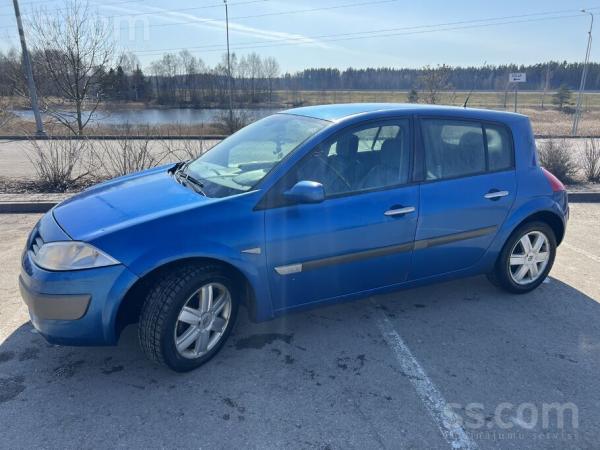 Blue Renault Megane 2005 in Ogre, with an engine capacity of 1.60 L and mileage of 198 thousand km for 3500 €, photo 4 on AUTOMOTO.COM.LV
