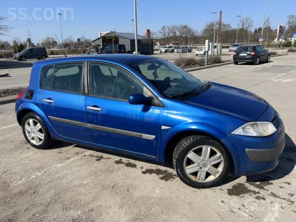 Blue Renault Megane 2005 in Ogre, with an engine capacity of 1.60 L and mileage of 198 thousand km for 3500 €, photo 8 on AUTOMOTO.COM.LV