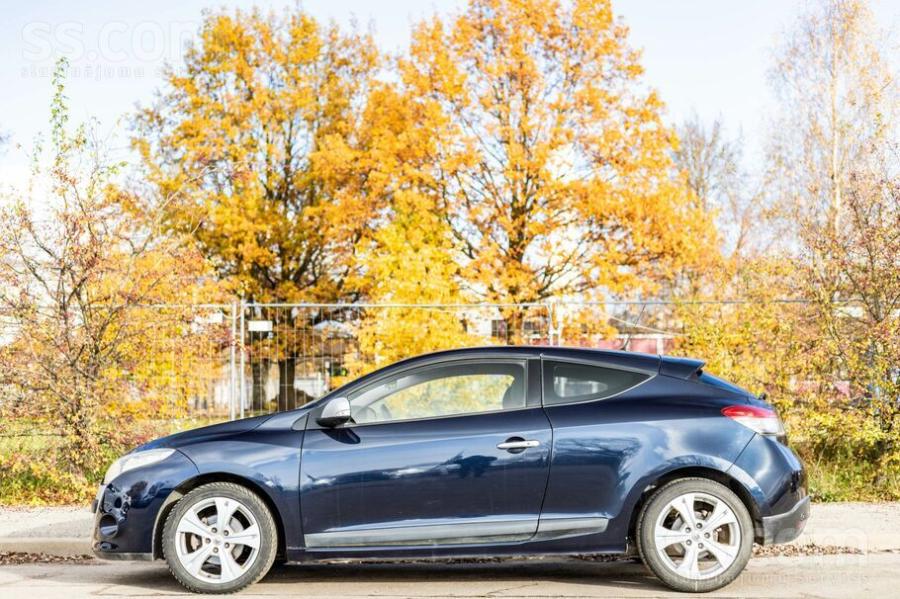 Blue Renault Megane 2009 in Riga, with an engine capacity of 1.90 L and mileage of 245 thousand km for 8950 €, photo 4 on AUTOMOTO.COM.LV