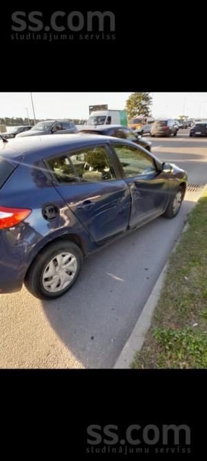 Zils Renault Megane 2011 Rīga, ar dzinēja tilpumu 1.50 L un nobraukumu 530 tūkst. km par 850 €, foto 10 vietnē AUTOMOTO.COM.LV