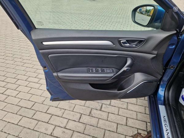 Zils Renault Megane 2016 Tauragė, ar dzinēja tilpumu 1.46 L un nobraukumu 180 tūkst. km par 8000 €, foto 9 vietnē AUTOMOTO.COM.LV