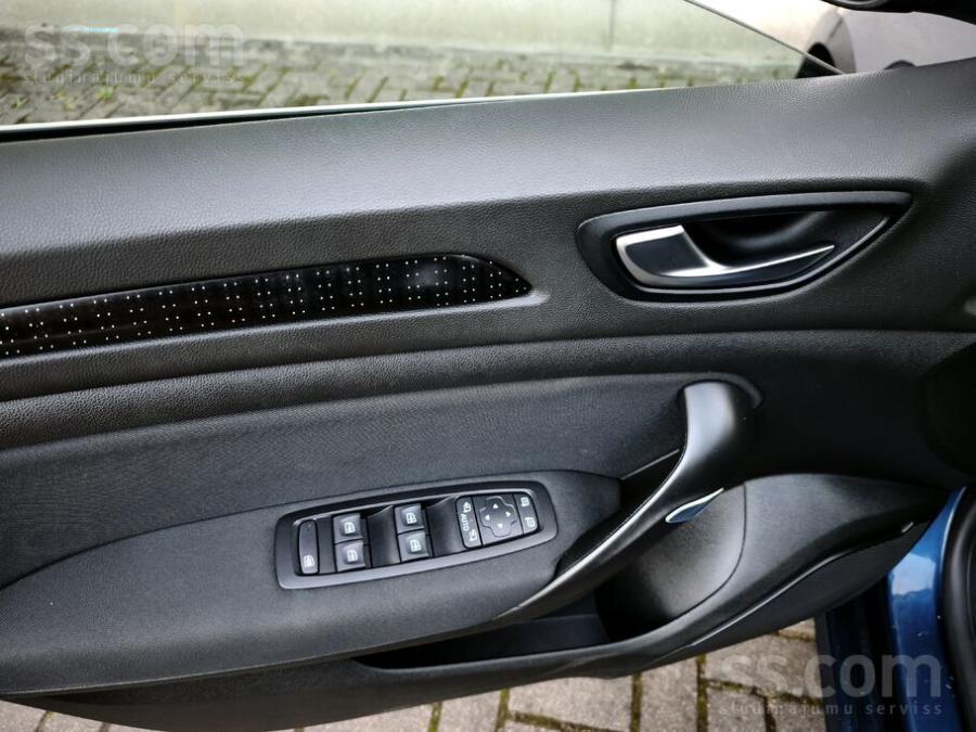 Blue Renault Megane 2016 in Jelgava, with an engine capacity of 1.20 L and mileage of 0 thousand km for 7490 €, photo 29 on AUTOMOTO.COM.LV