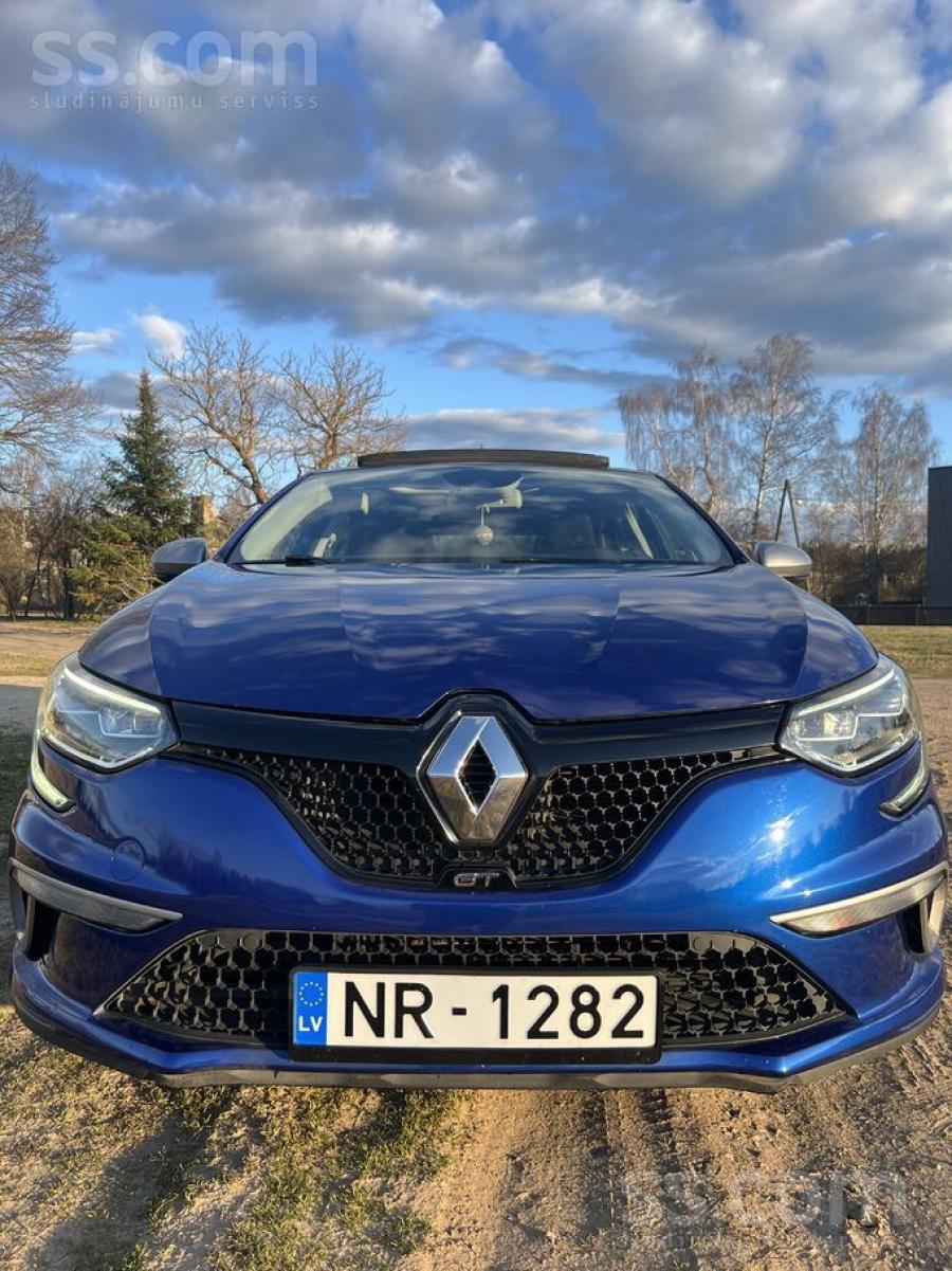 Blue Renault Megane 2018 in Riga, with an engine capacity of 1.60 L and mileage of 195 thousand km for 11600 €, photo 4 on AUTOMOTO.COM.LV