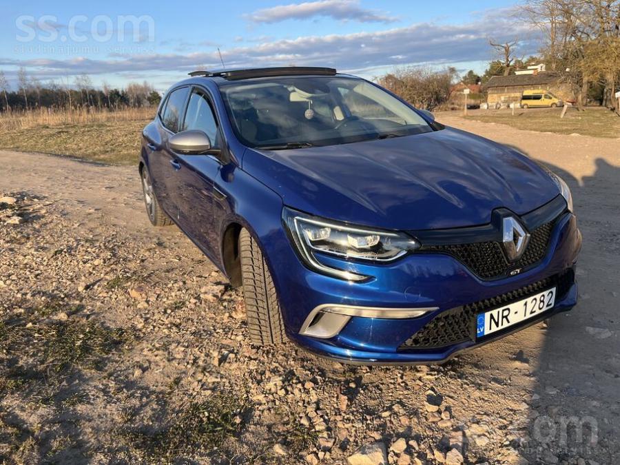 Blue Renault Megane 2018 in Riga, with an engine capacity of 1.60 L and mileage of 195 thousand km for 11600 €, photo 9 on AUTOMOTO.COM.LV