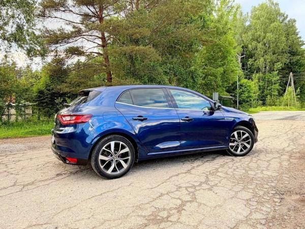 Blue Renault Megane 2018 in Riga, with an engine capacity of 1.20 L and mileage of 110 thousand km for 8990 €, photo 4 on AUTOMOTO.COM.LV