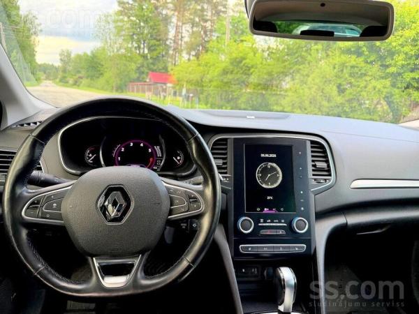 Blue Renault Megane 2018 in Riga, with an engine capacity of 1.20 L and mileage of 110 thousand km for 8990 €, photo 9 on AUTOMOTO.COM.LV