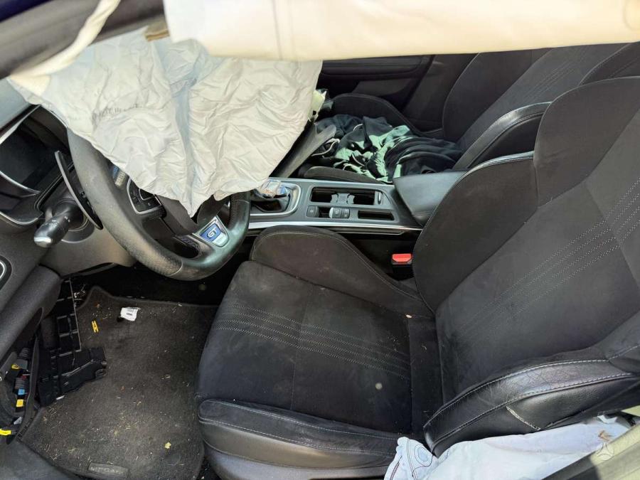 Zils Renault Megane 2018 Kauņa, ar dzinēja tilpumu 1.62 L un nobraukumu 134 tūkst. km par 5900 €, foto 10 vietnē AUTOMOTO.COM.LV