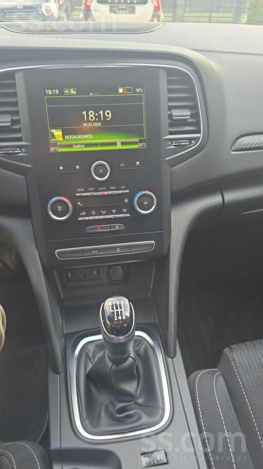 Blue Renault Megane 2020 in Kuldiga, with an engine capacity of 1.50 L and mileage of 0 thousand km for 7400 €, photo 9 on AUTOMOTO.COM.LV