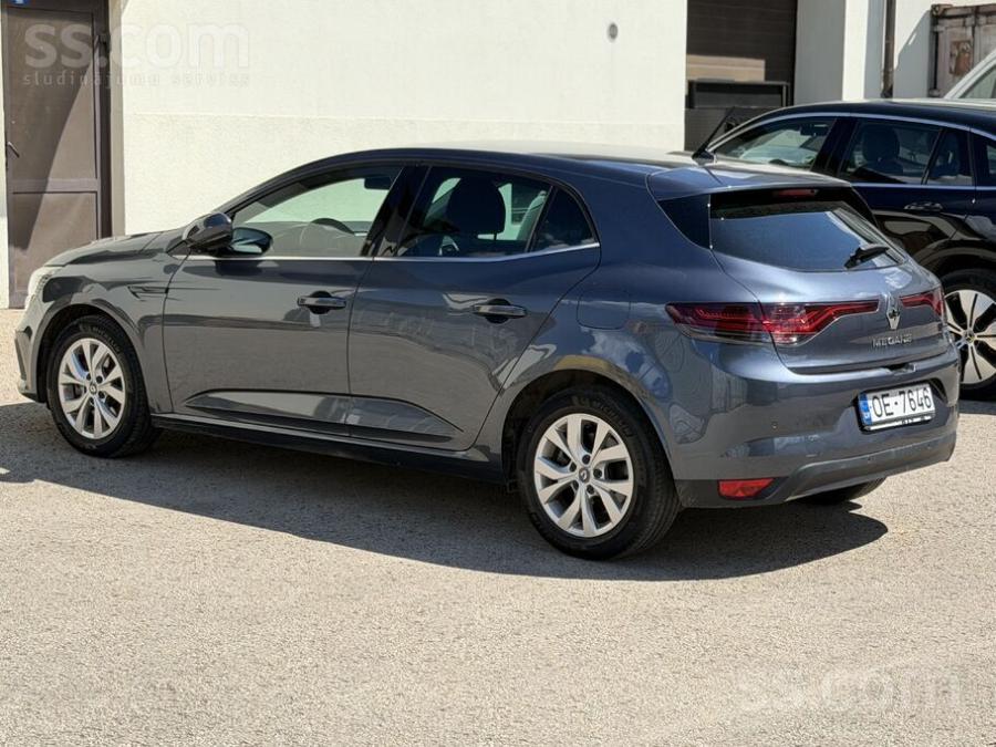 Blue Renault Megane 2021 in Riga, with an engine capacity of 1.60 L and mileage of 21 thousand km for 13700 €, photo 1 on AUTOMOTO.COM.LV