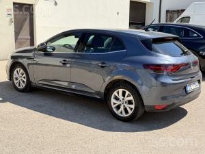 Blue Renault Megane 2021 in Riga, with an engine capacity of 1.60 L and mileage of 21 thousand km for 13700 €, photo 5 on AUTOMOTO.COM.LV