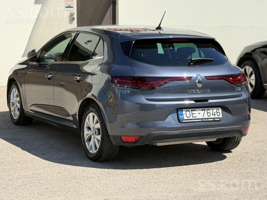 Blue Renault Megane 2021 in Riga, with an engine capacity of 1.60 L and mileage of 21 thousand km for 13700 €, photo 6 on AUTOMOTO.COM.LV