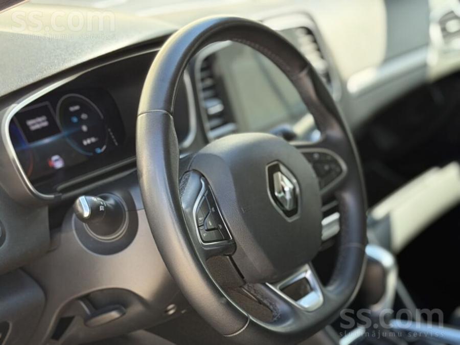 Blue Renault Megane 2021 in Riga, with an engine capacity of 1.60 L and mileage of 21 thousand km for 13700 €, photo 11 on AUTOMOTO.COM.LV