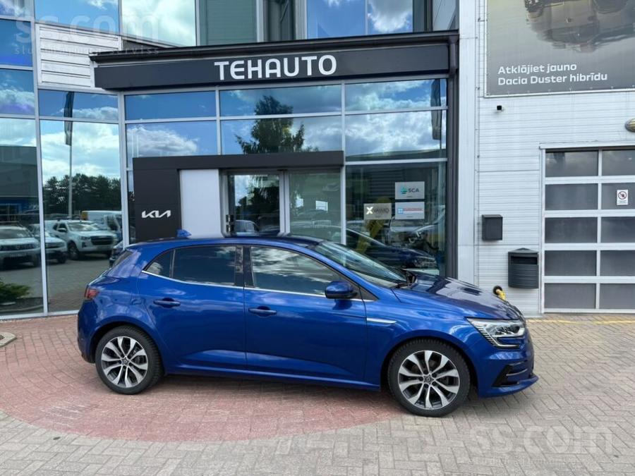 Blue Renault Megane 2021 in Valmiera, with an engine capacity of 1.50 L and mileage of 150 thousand km for 14300 €, photo 3 on AUTOMOTO.COM.LV
