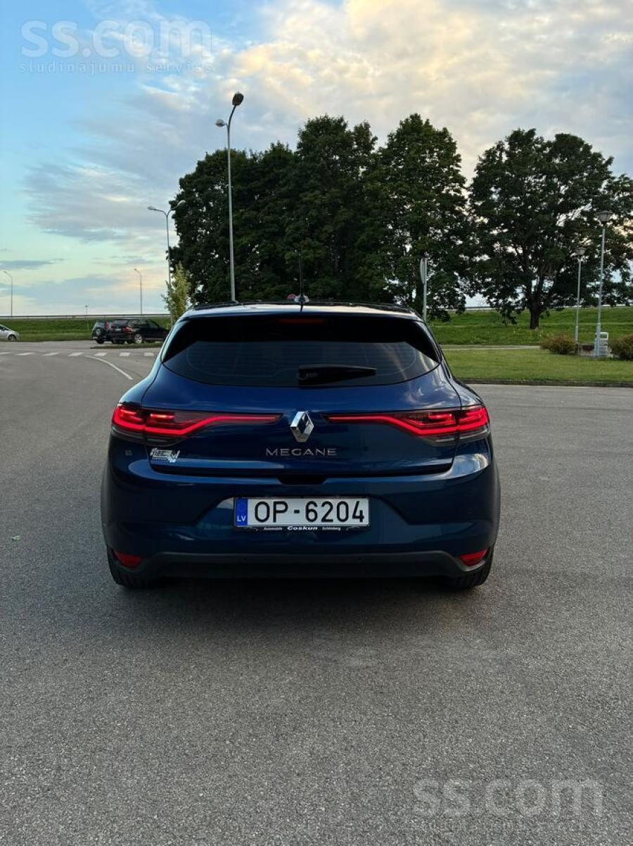 Blue Renault Megane 2021 in Daugavpils, with an engine capacity of 1.50 L and mileage of 203 thousand km for 10800 €, photo 5 on AUTOMOTO.COM.LV