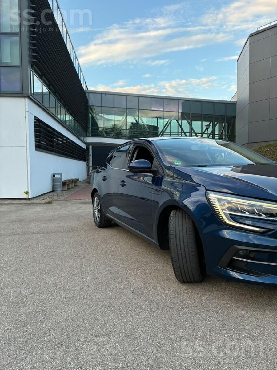 Blue Renault Megane 2021 in Daugavpils, with an engine capacity of 1.50 L and mileage of 203 thousand km for 10800 €, photo 6 on AUTOMOTO.COM.LV