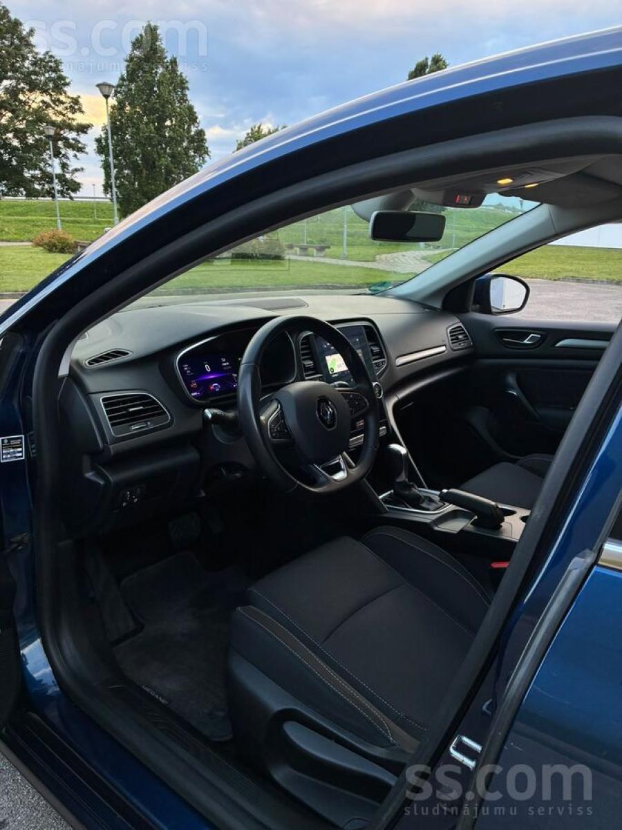 Blue Renault Megane 2021 in Daugavpils, with an engine capacity of 1.50 L and mileage of 203 thousand km for 10800 €, photo 8 on AUTOMOTO.COM.LV