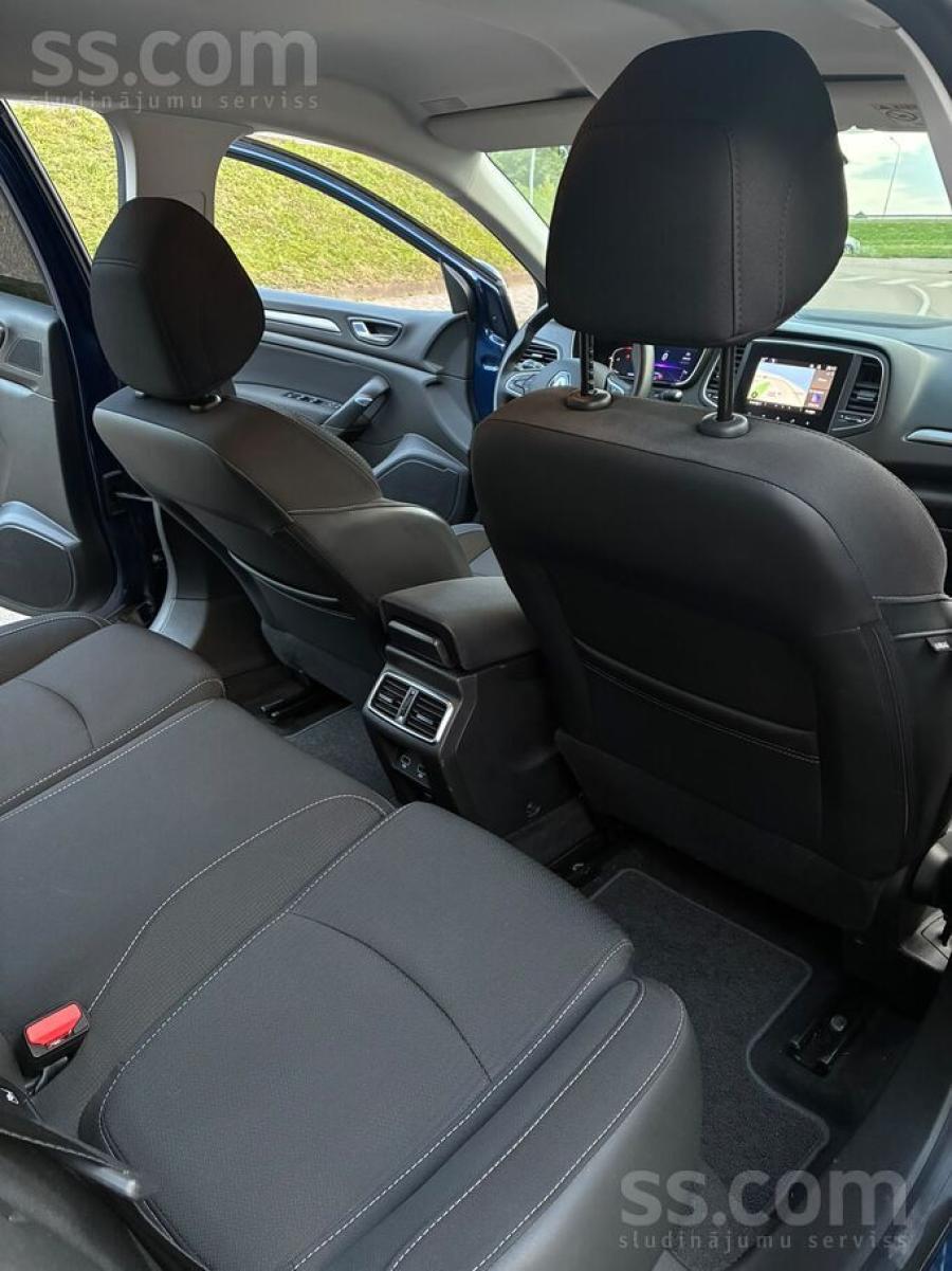 Blue Renault Megane 2021 in Daugavpils, with an engine capacity of 1.50 L and mileage of 203 thousand km for 10800 €, photo 10 on AUTOMOTO.COM.LV