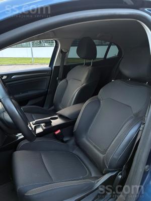 Blue Renault Megane 2021 in Daugavpils, with an engine capacity of 1.50 L and mileage of 203 thousand km for 10800 €, photo 12 on AUTOMOTO.COM.LV