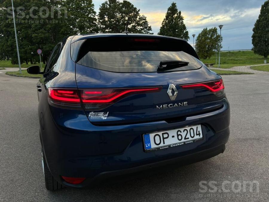 Blue Renault Megane 2021 in Daugavpils, with an engine capacity of 1.50 L and mileage of 203 thousand km for 10800 €, photo 18 on AUTOMOTO.COM.LV