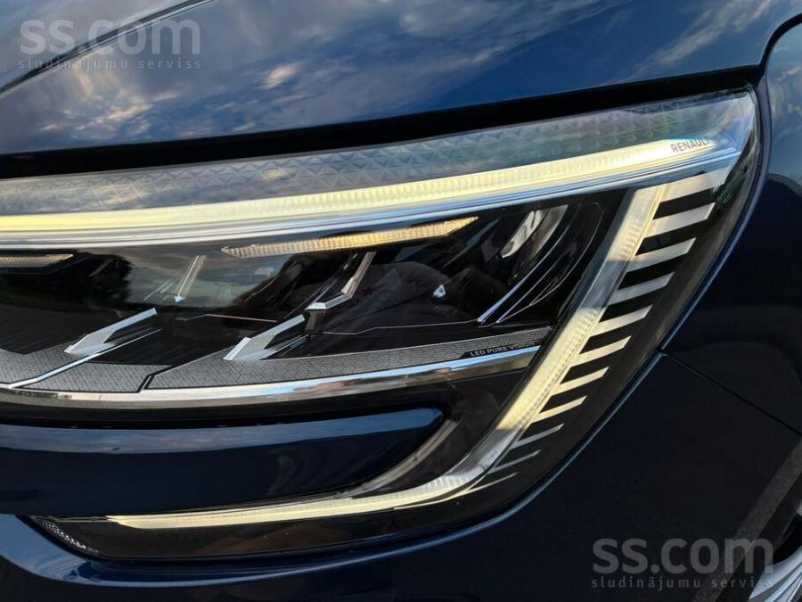 Blue Renault Megane 2021 in Daugavpils, with an engine capacity of 1.50 L and mileage of 203 thousand km for 10800 €, photo 19 on AUTOMOTO.COM.LV
