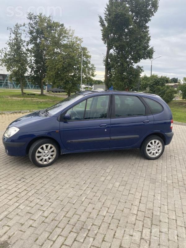 Zils Renault Megane 2001 Rēzekne, ar dzinēja tilpumu 1.60 L un nobraukumu 253 tūkst. km par 1300 €, foto 2 vietnē AUTOMOTO.COM.LV