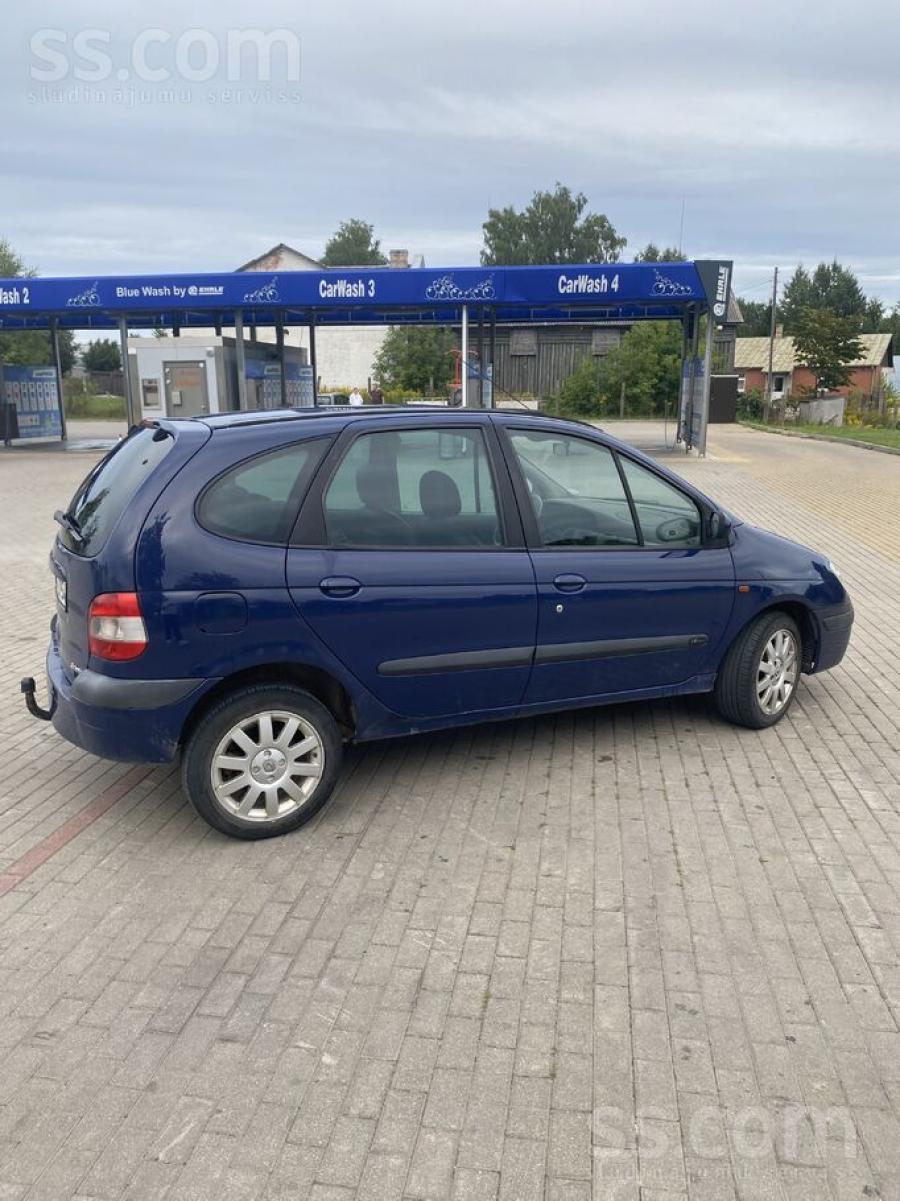 Zils Renault Megane 2001 Rēzekne, ar dzinēja tilpumu 1.60 L un nobraukumu 253 tūkst. km par 1300 €, foto 5 vietnē AUTOMOTO.COM.LV