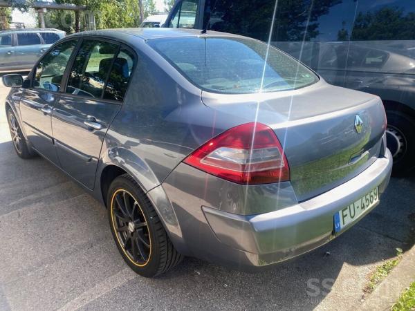 Blue Renault Megane 2006 in Riga, with an engine capacity of 1.50 L and mileage of 294 thousand km for 2100 €, photo 4 on AUTOMOTO.COM.LV